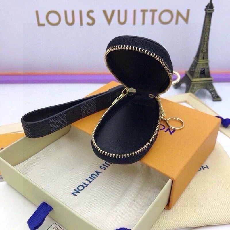 Top match Louis Vuitton Keychains