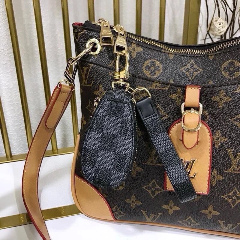 Top match Louis Vuitton Keychains