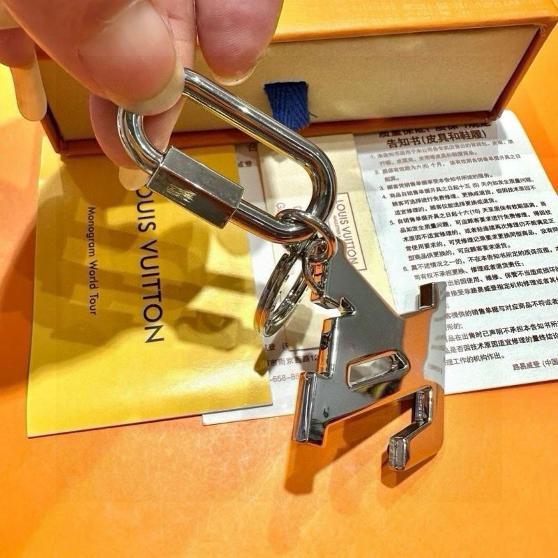 Top match Louis Vuitton Keychains