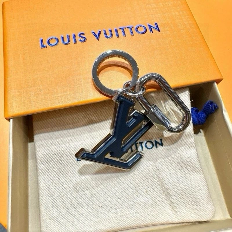 Top match Louis Vuitton Keychains