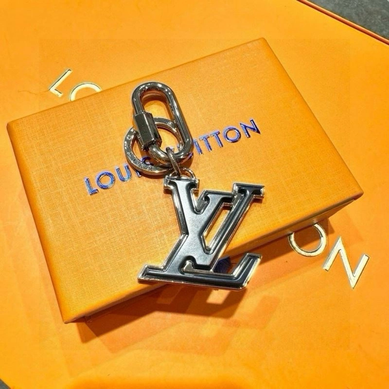 Top match Louis Vuitton Keychains