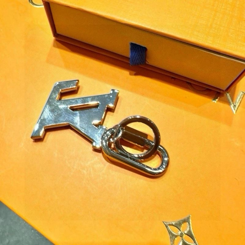 Top match Louis Vuitton Keychains