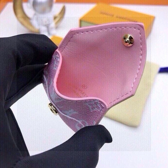 Accurate model Louis Vuitton Keychains