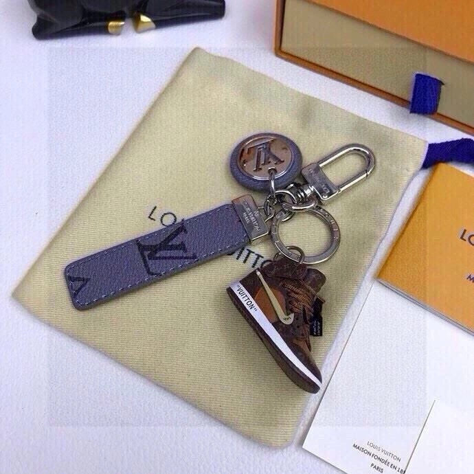 Top mirror Louis Vuitton Keychains
