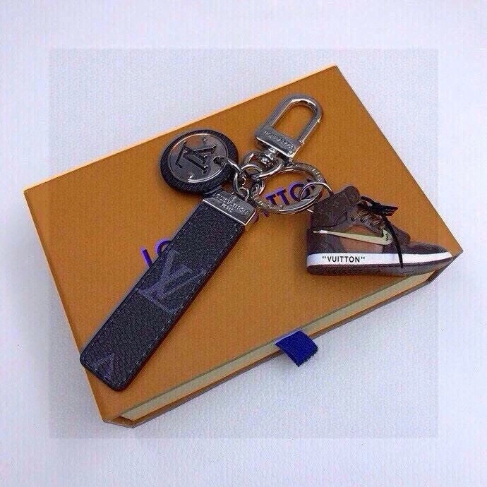 Top mirror Louis Vuitton Keychains