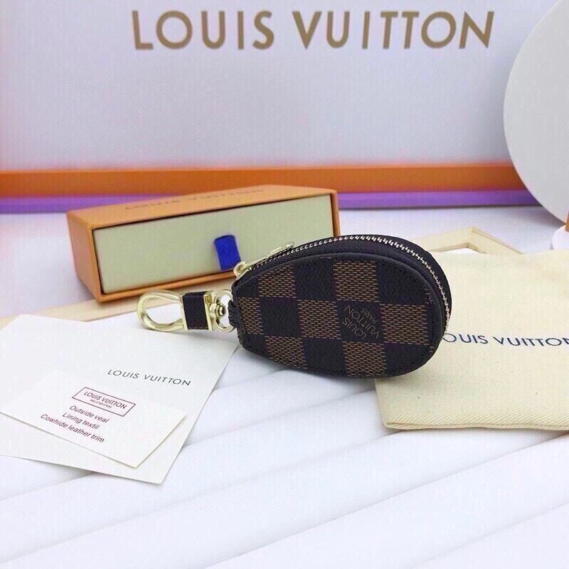 Top match Louis Vuitton Keychains