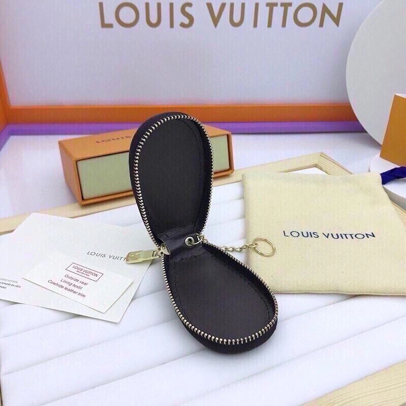 Top match Louis Vuitton Keychains