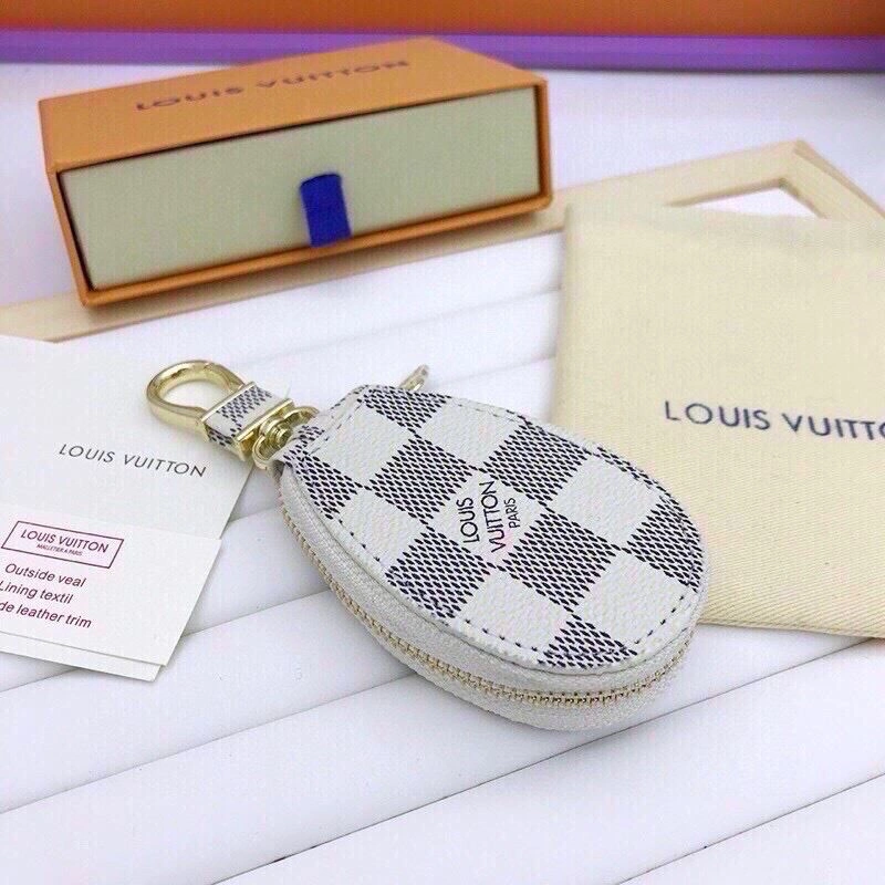 Top match Louis Vuitton Keychains