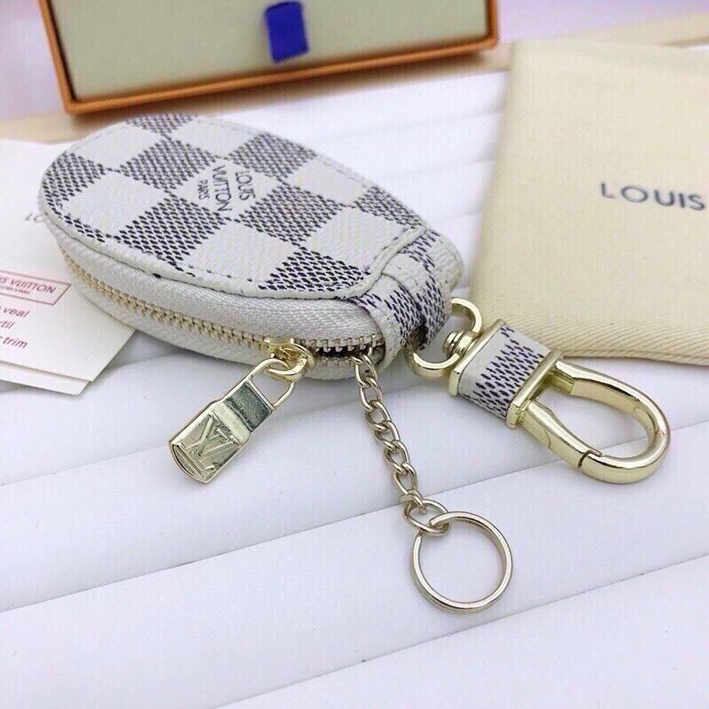 Top match Louis Vuitton Keychains