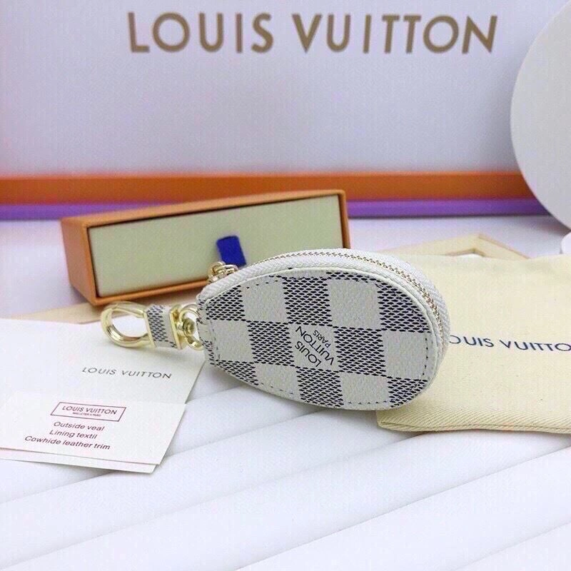 Top match Louis Vuitton Keychains