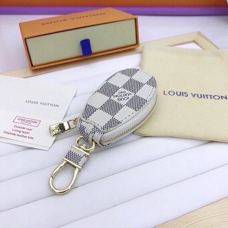Top match Louis Vuitton Keychains
