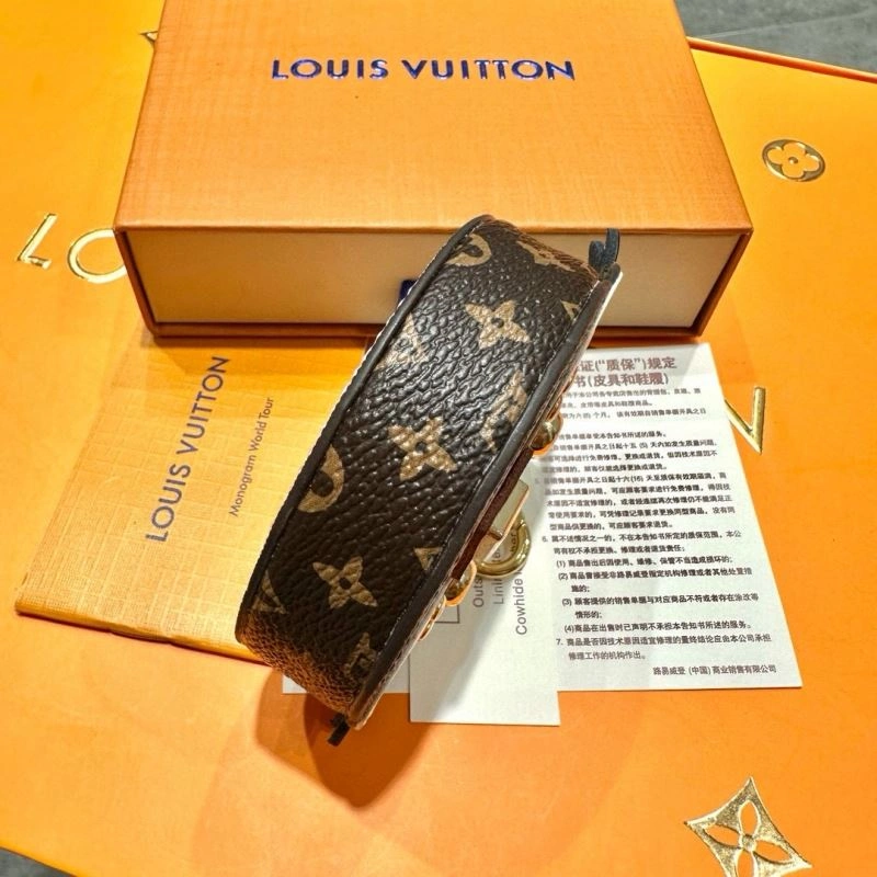Bargain Louis Vuitton Keychains