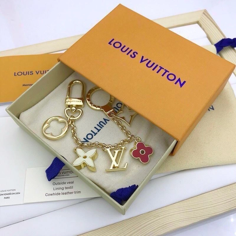 Top match Louis Vuitton Keychains