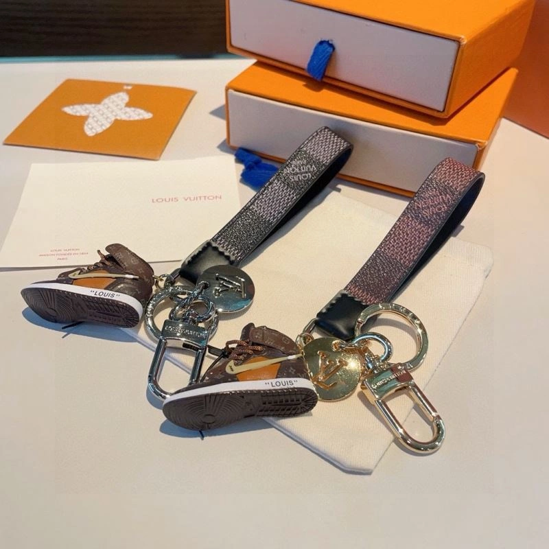 Top match Louis Vuitton Keychains