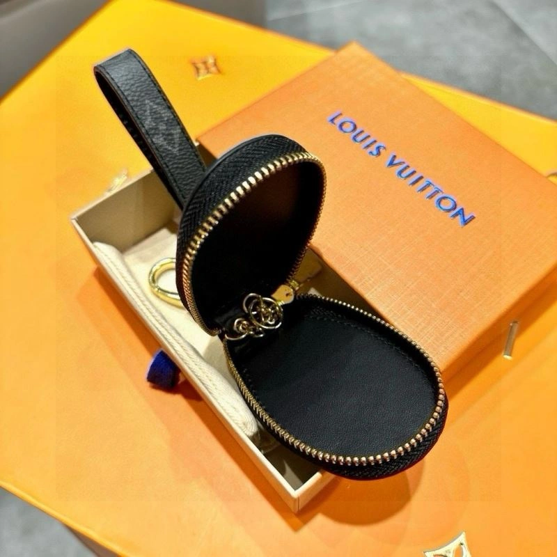 Top mirror Louis Vuitton Keychains