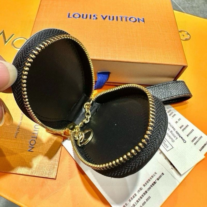 Accurate model Louis Vuitton Keychains