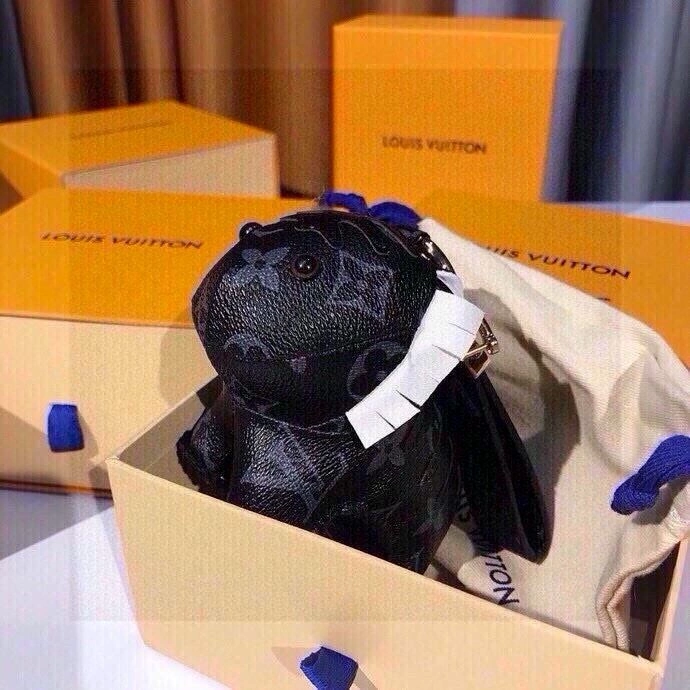 Brand-authenticated Louis Vuitton Keychains