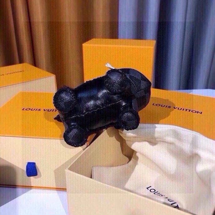 Accurate model Louis Vuitton Keychains