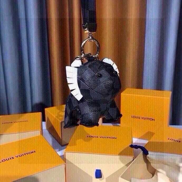 Accurate model Louis Vuitton Keychains