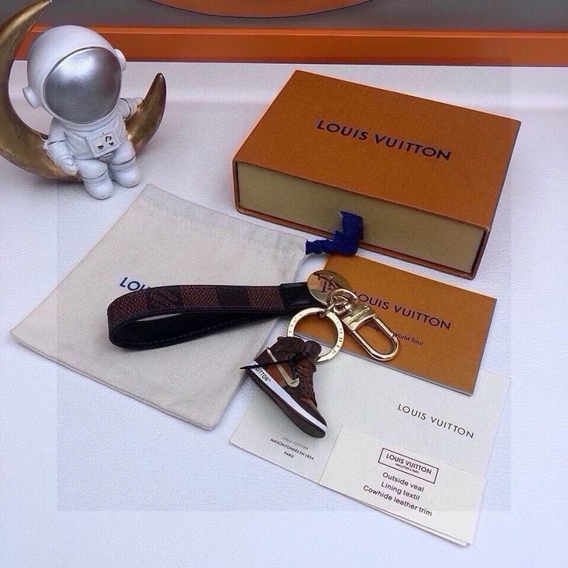 Top match Louis Vuitton Keychains