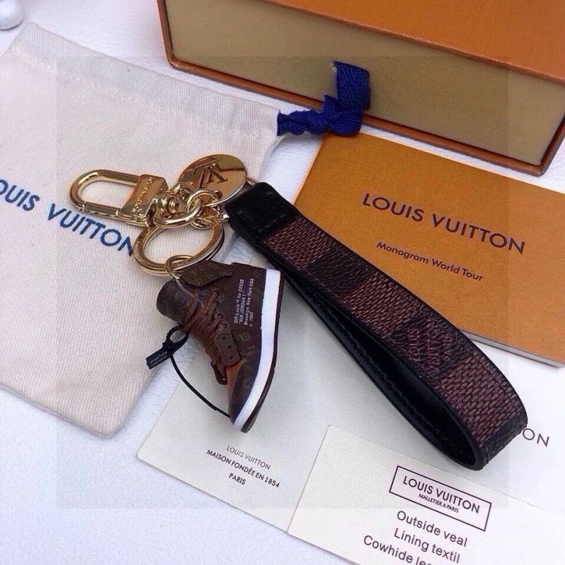 Top match Louis Vuitton Keychains