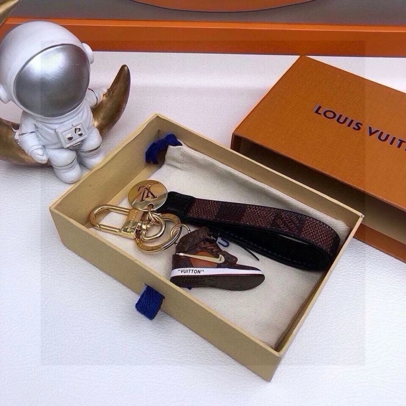 Top match Louis Vuitton Keychains