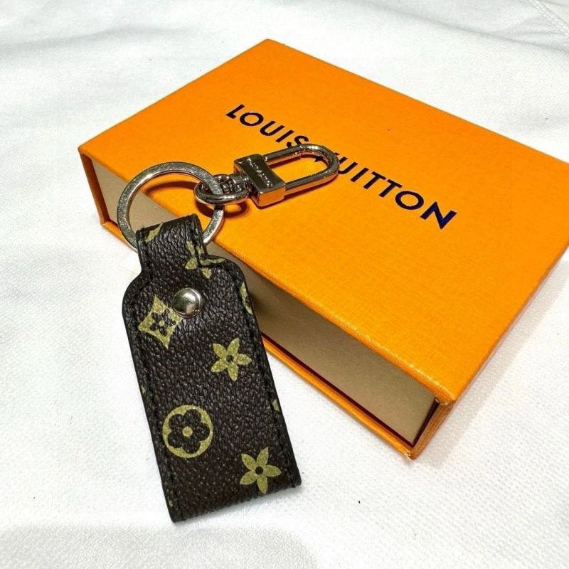Top match Louis Vuitton Keychains