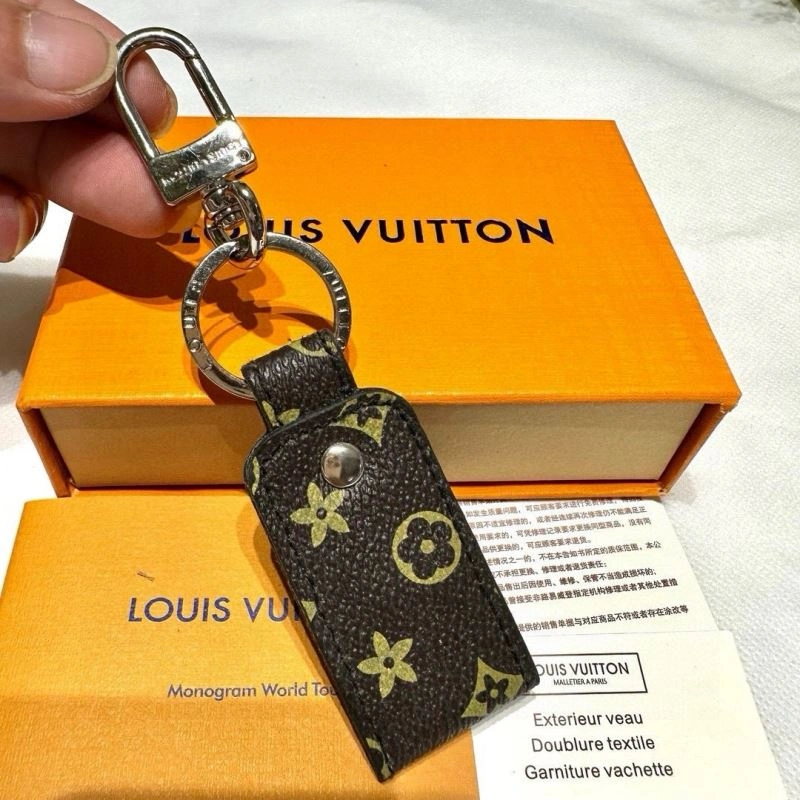 Top match Louis Vuitton Keychains