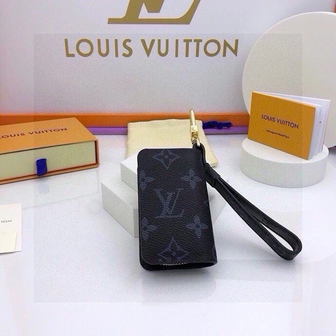 Factory-made Louis Vuitton Keychains