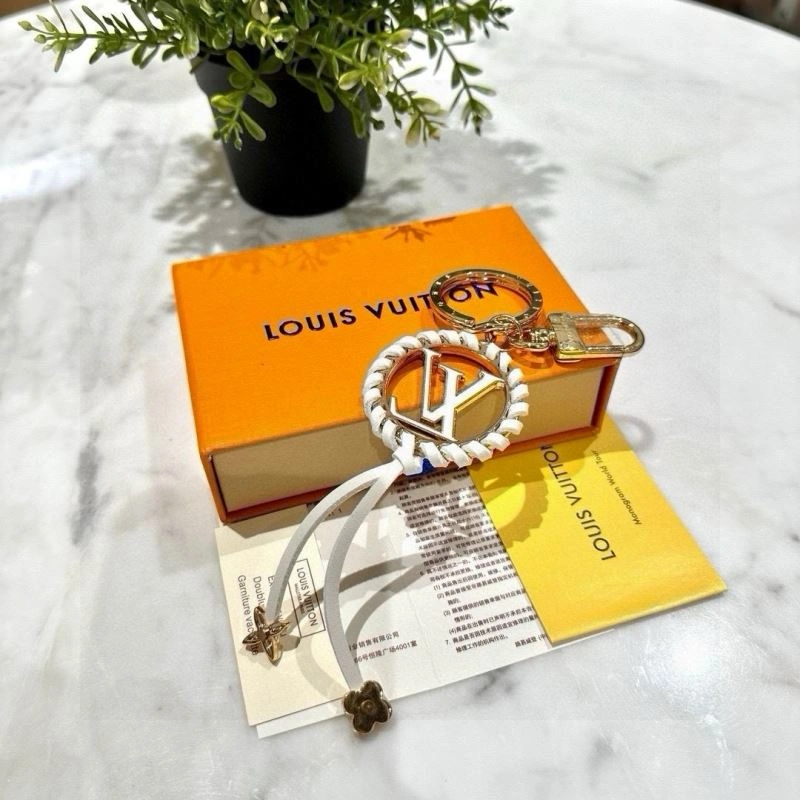 Top match Louis Vuitton Keychains