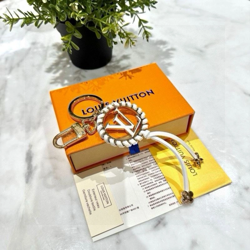 Top match Louis Vuitton Keychains