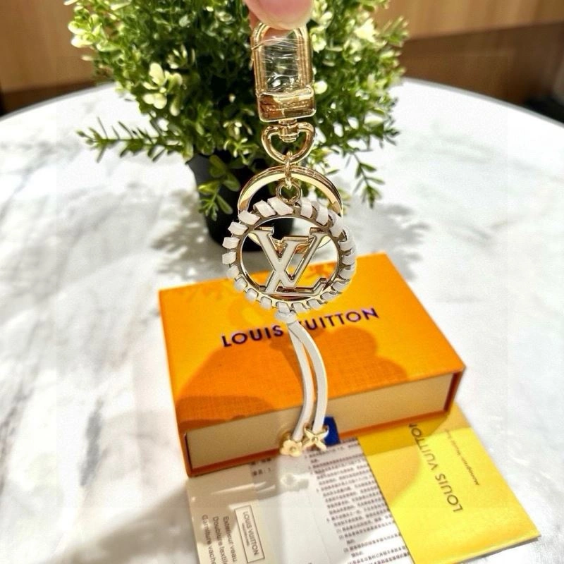 Top match Louis Vuitton Keychains