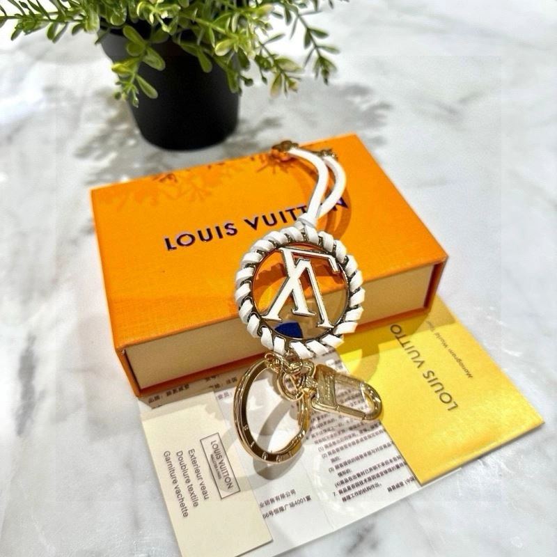 Top match Louis Vuitton Keychains