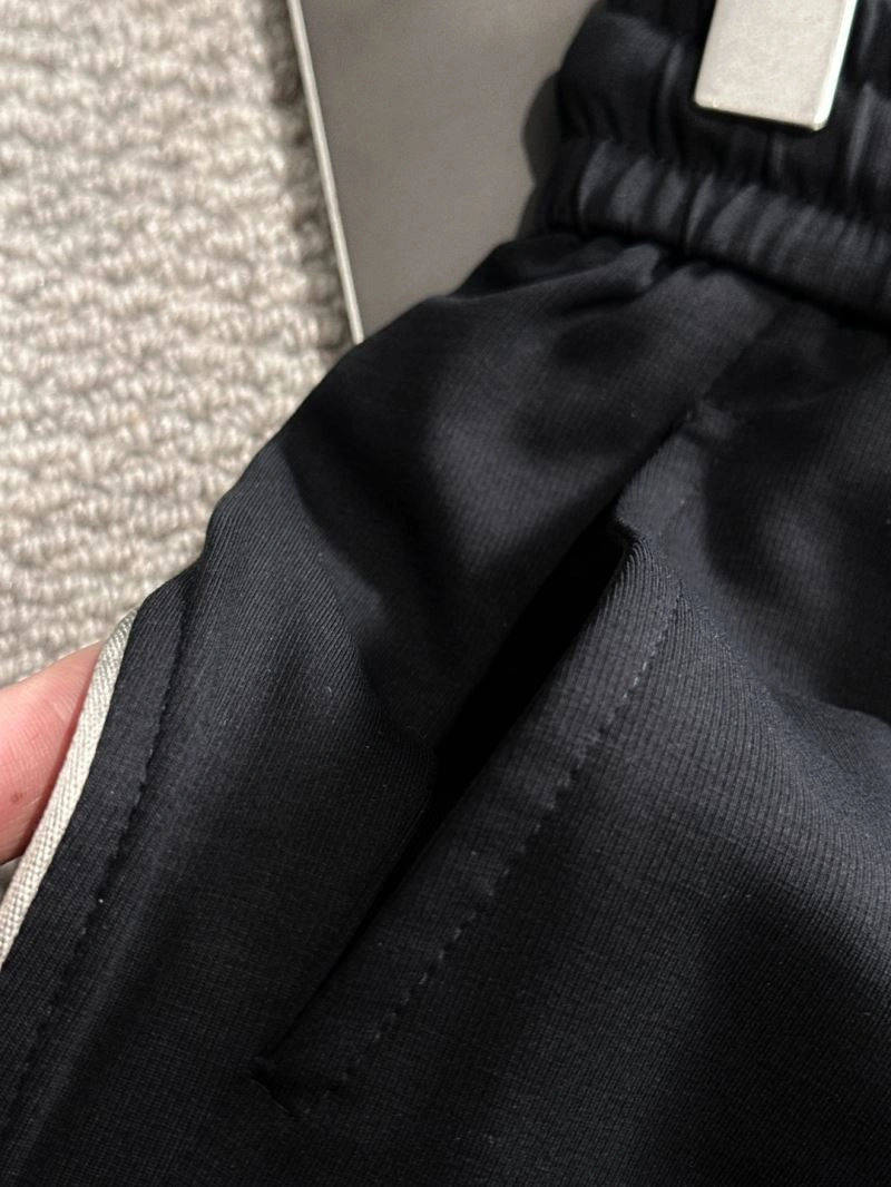 Accurate model Louis Vuitton Long Pants