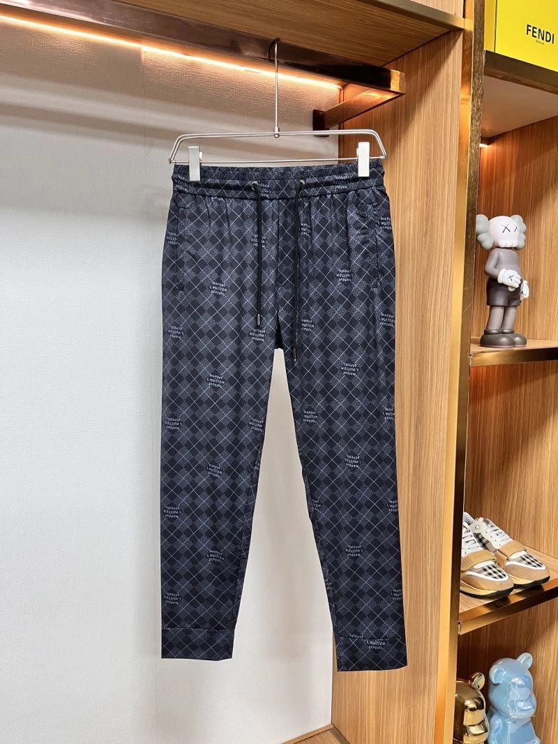 Accurate model Louis Vuitton Long Pants
