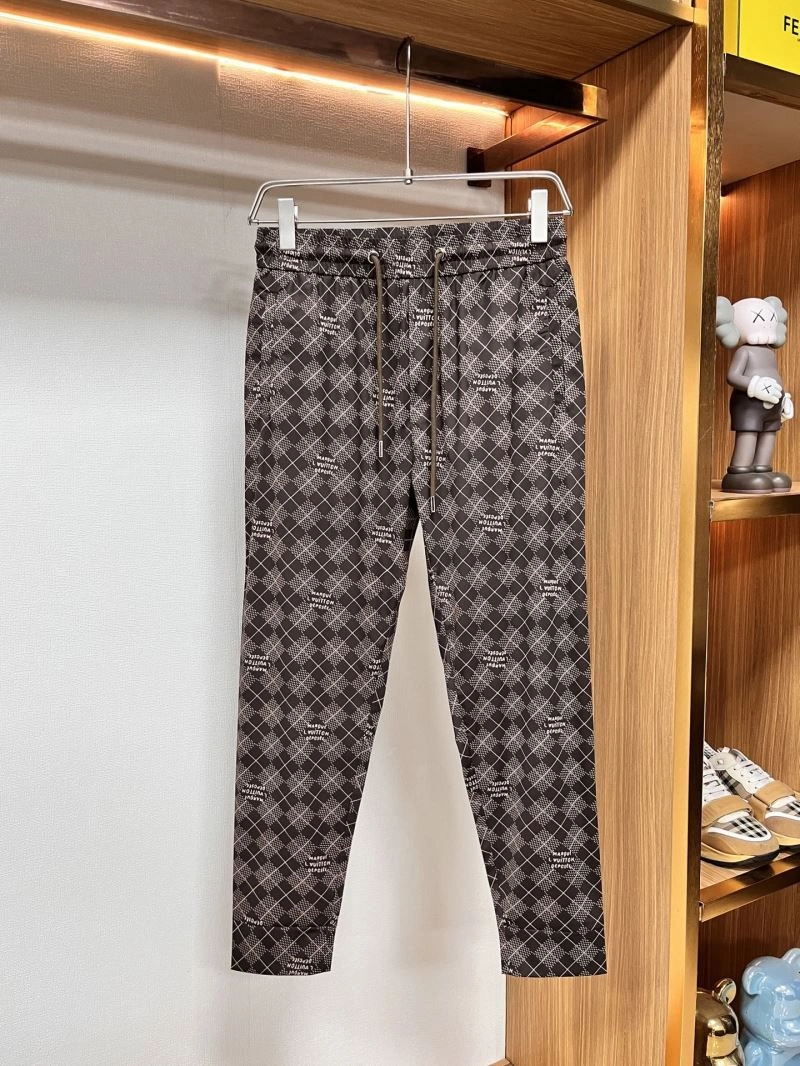 Accurate model Louis Vuitton Long Pants