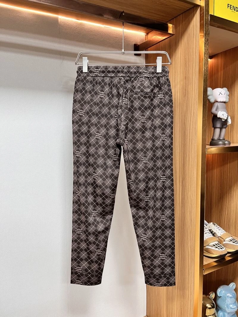 Accurate model Louis Vuitton Long Pants