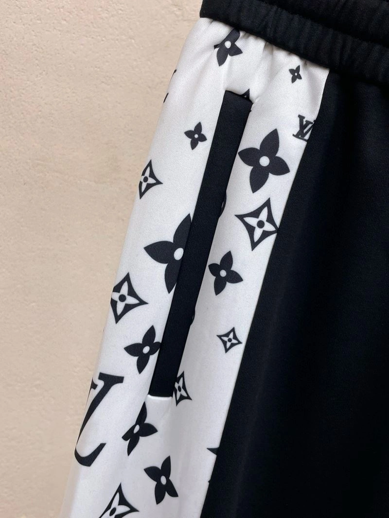 Value-priced Louis Vuitton Long Pants
