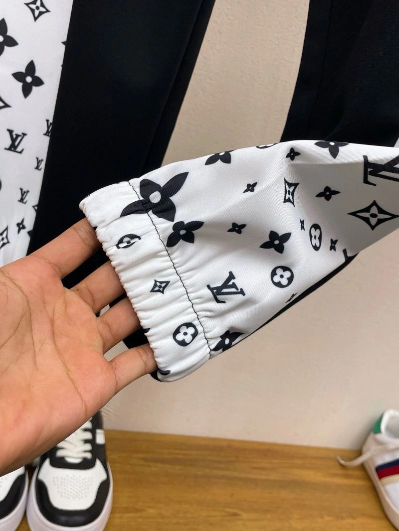 Value-priced Louis Vuitton Long Pants