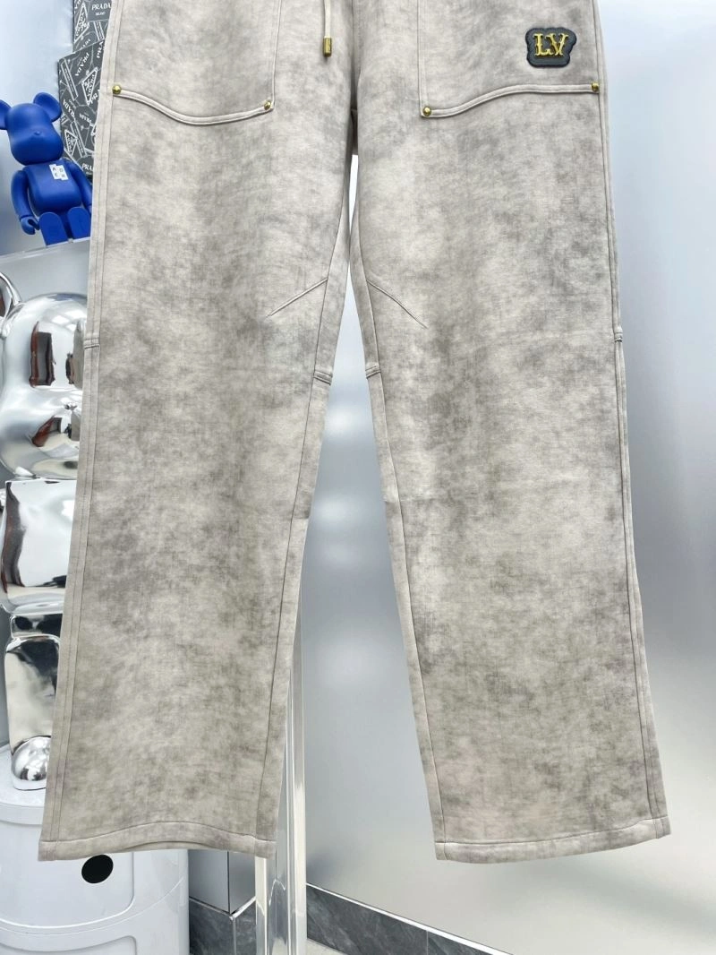 Accurate model Louis Vuitton Long Pants