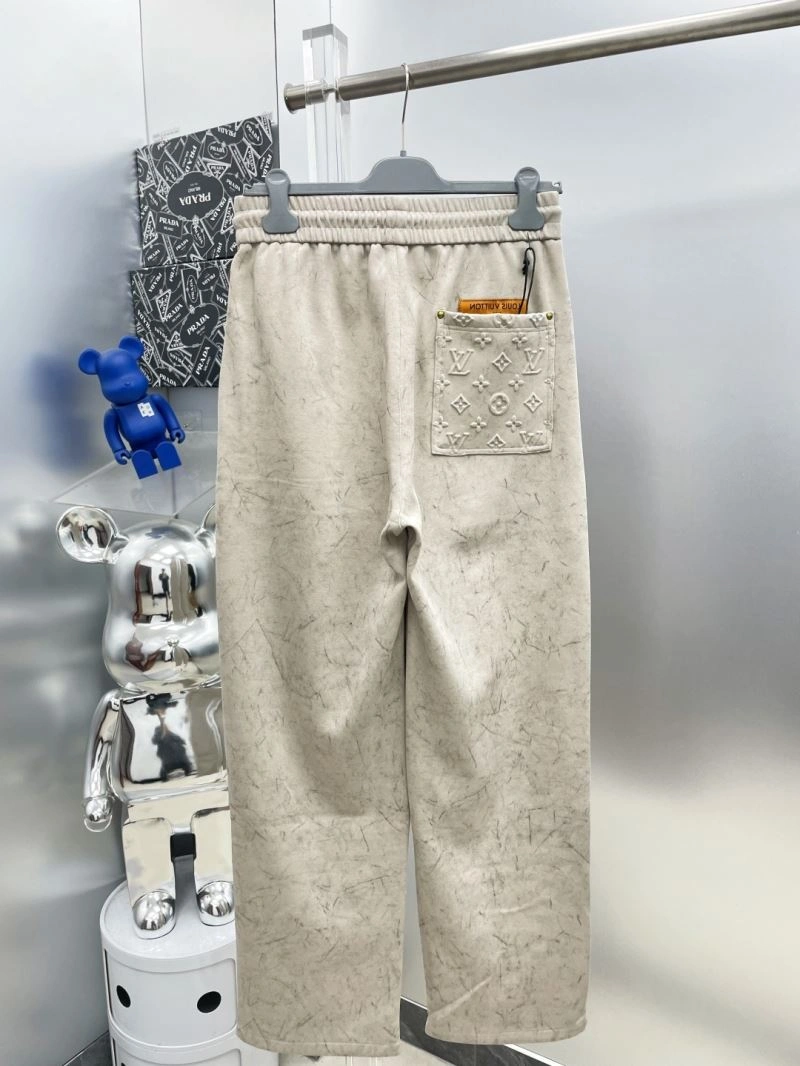 Accurate model Louis Vuitton Long Pants