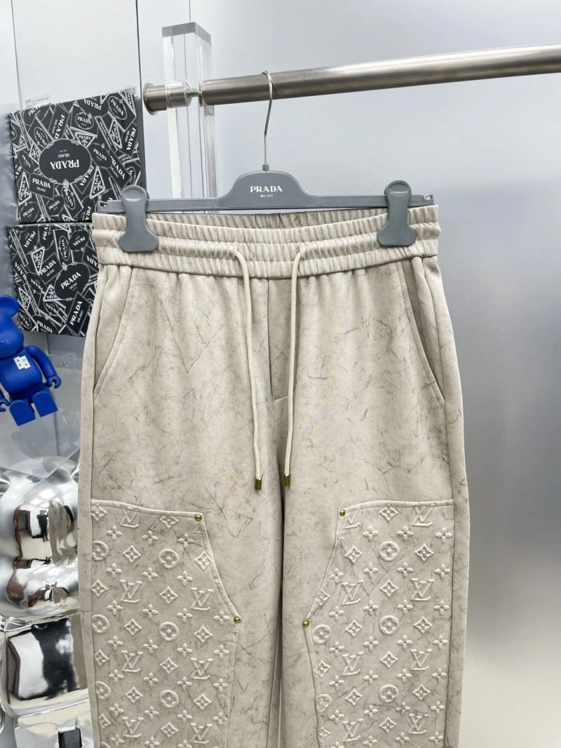 Accurate model Louis Vuitton Long Pants