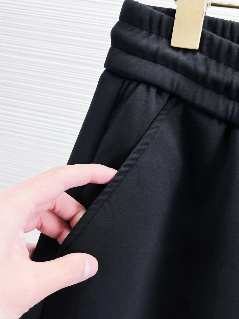 Value-priced Louis Vuitton Long Pants