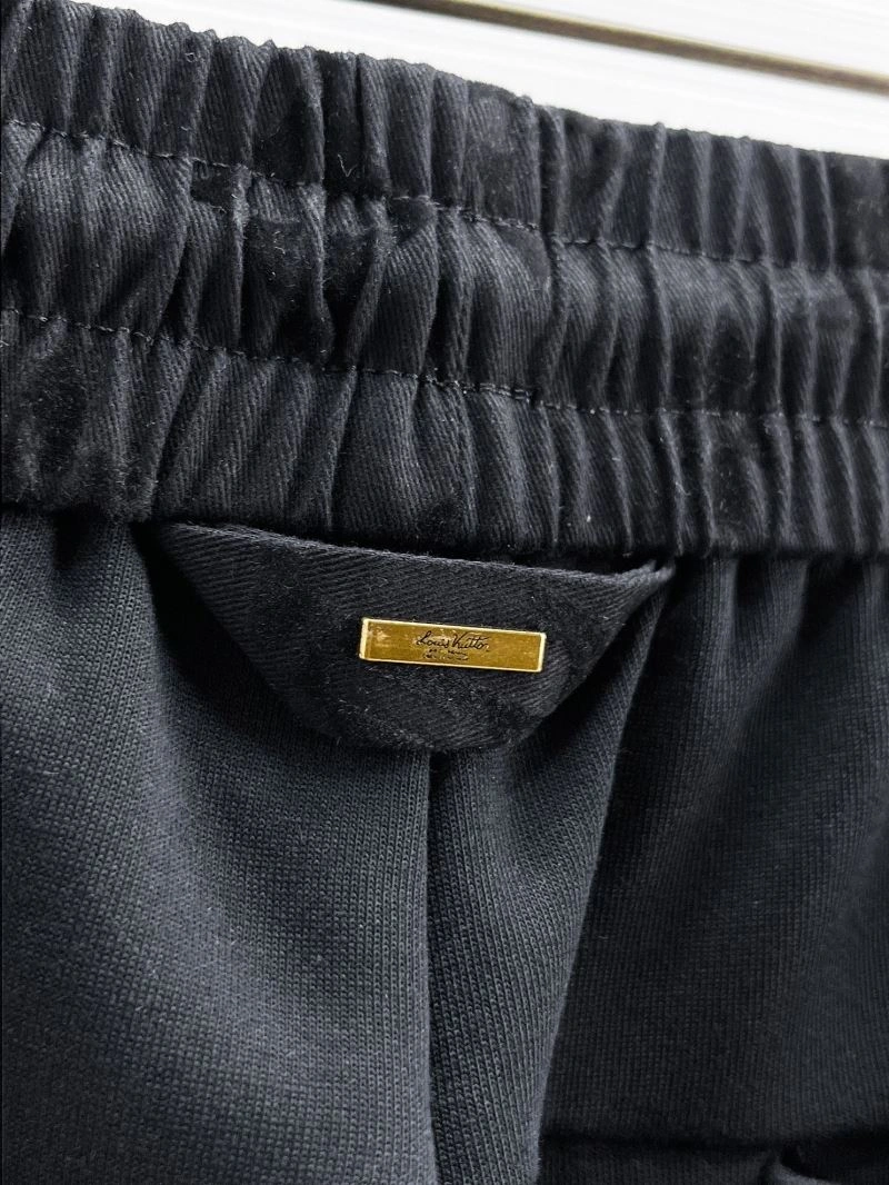 Value-priced Louis Vuitton Long Pants