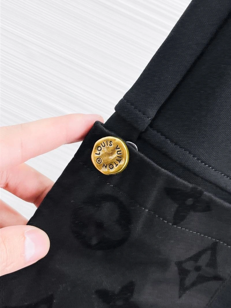 Value-priced Louis Vuitton Long Pants