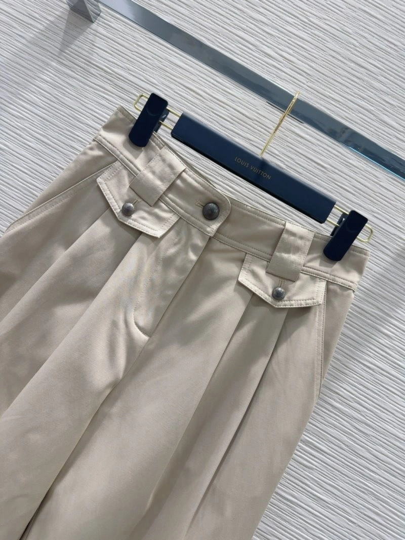 Value-priced Louis Vuitton Long Pants