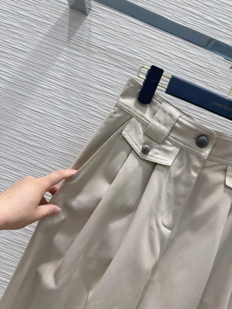 Value-priced Louis Vuitton Long Pants