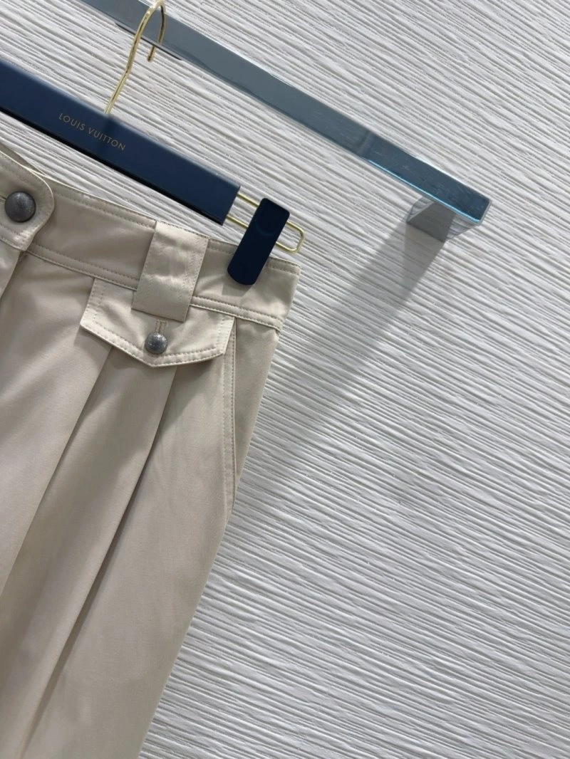 Value-priced Louis Vuitton Long Pants