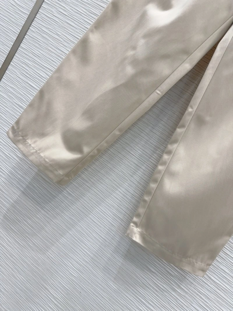 Value-priced Louis Vuitton Long Pants