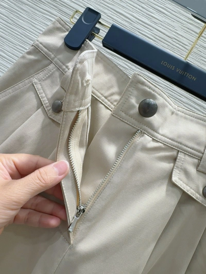 Value-priced Louis Vuitton Long Pants